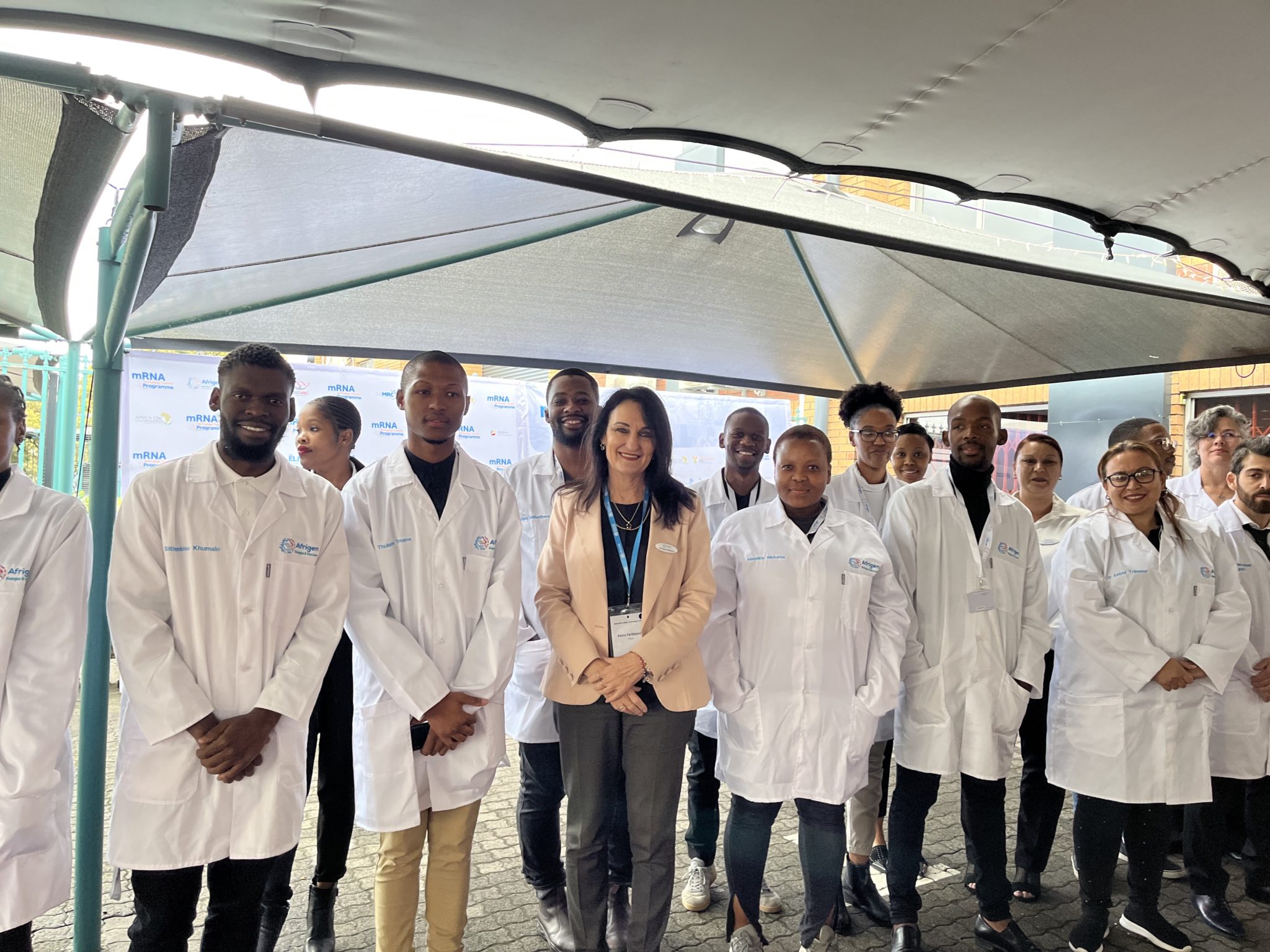 Despite Hosting MRNA Hub, South Africa Buys Vaccines From India ...